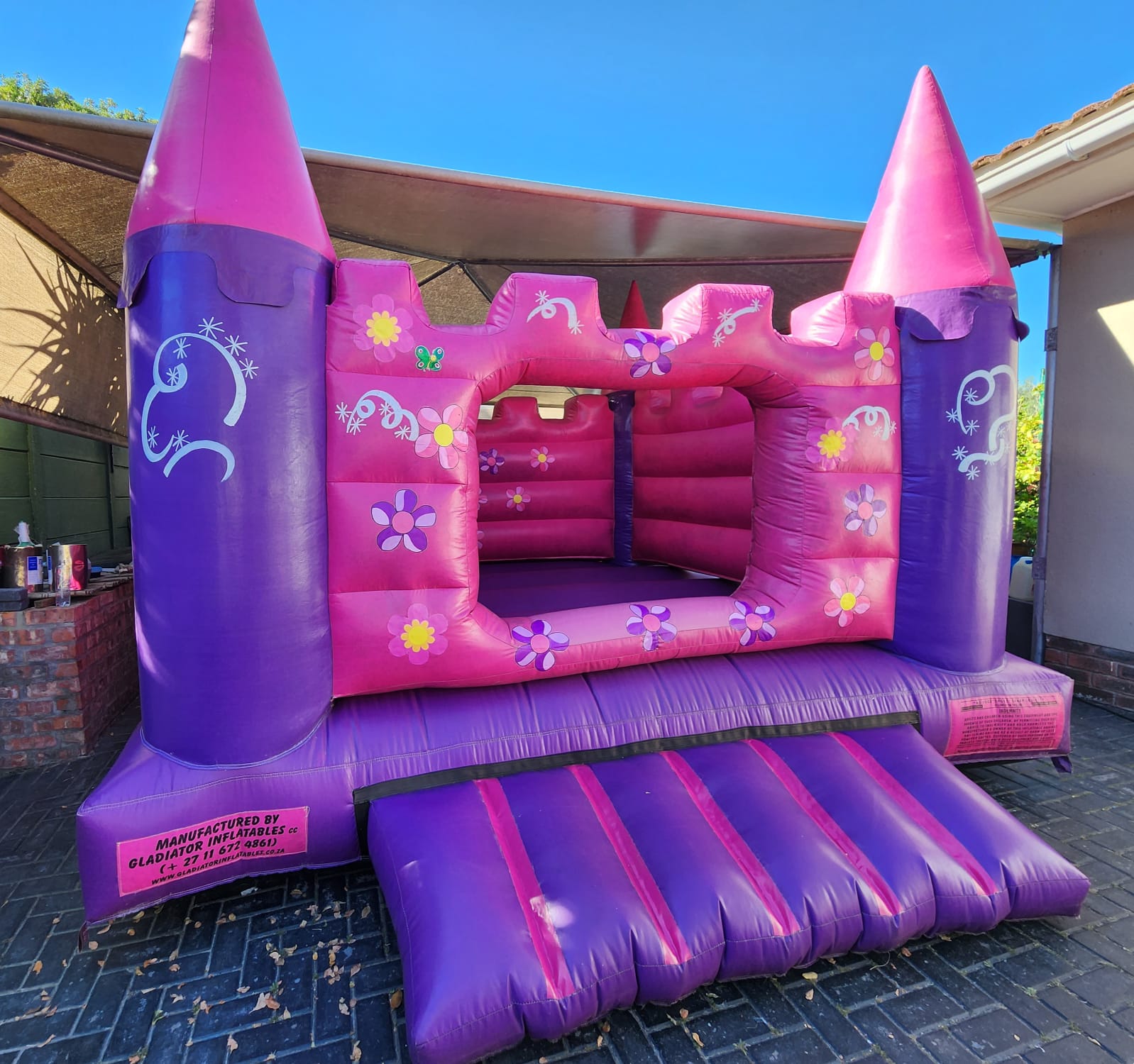 Flower Power Jumping Castle – Rumble Grumble Parties